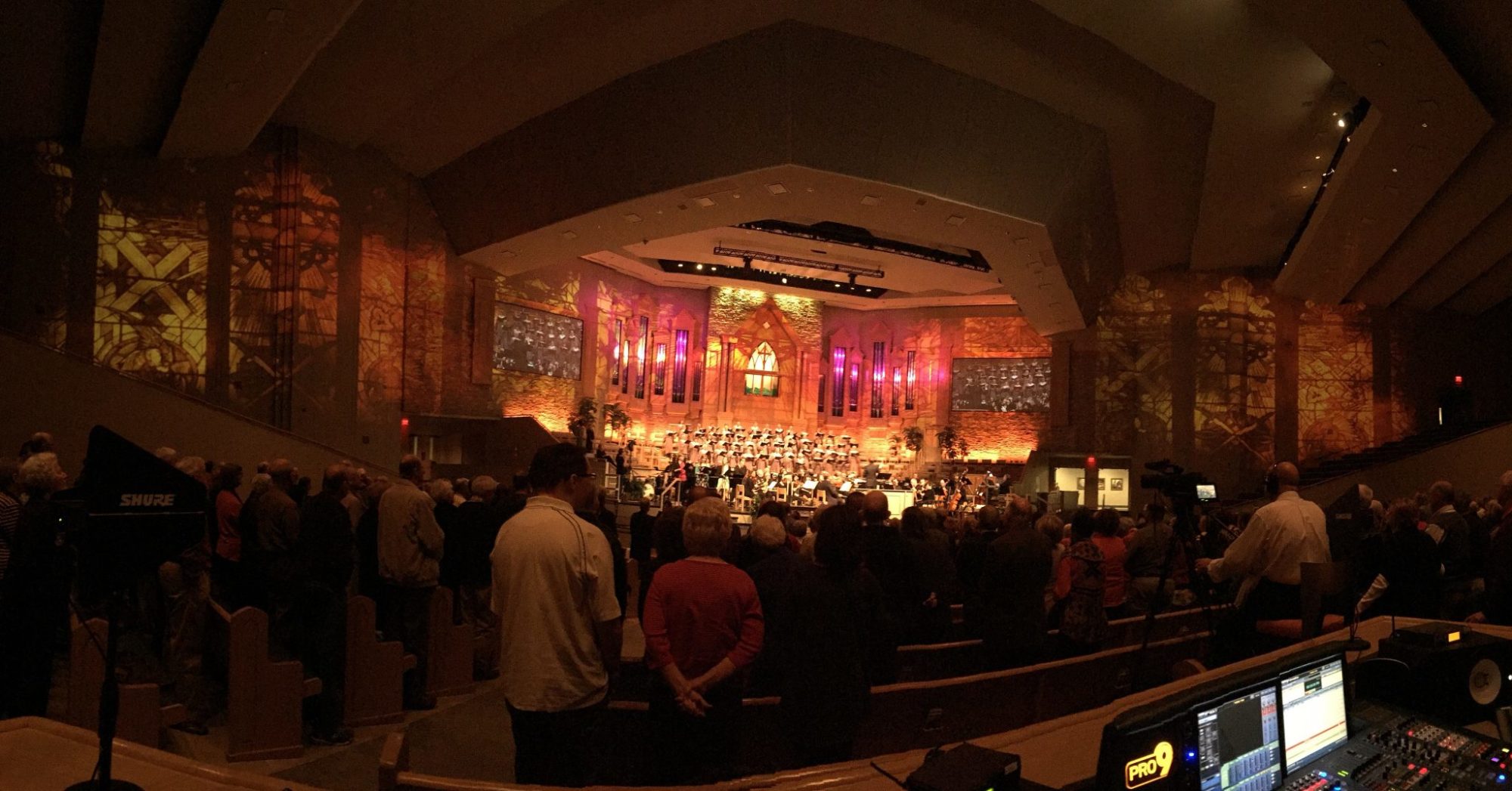 7 Creative Ways to Use Projection In Your Church Service