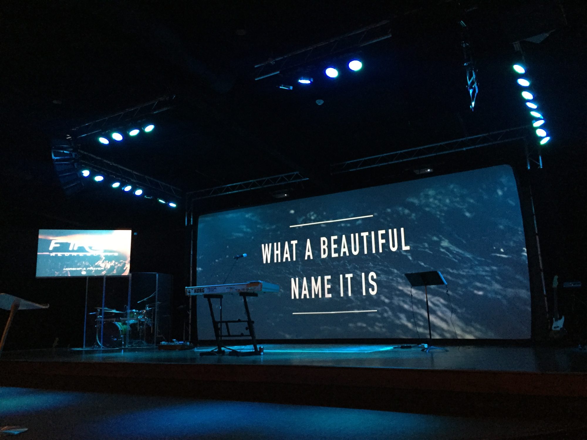 7 Creative Ways to Use Projection In Your Church Service